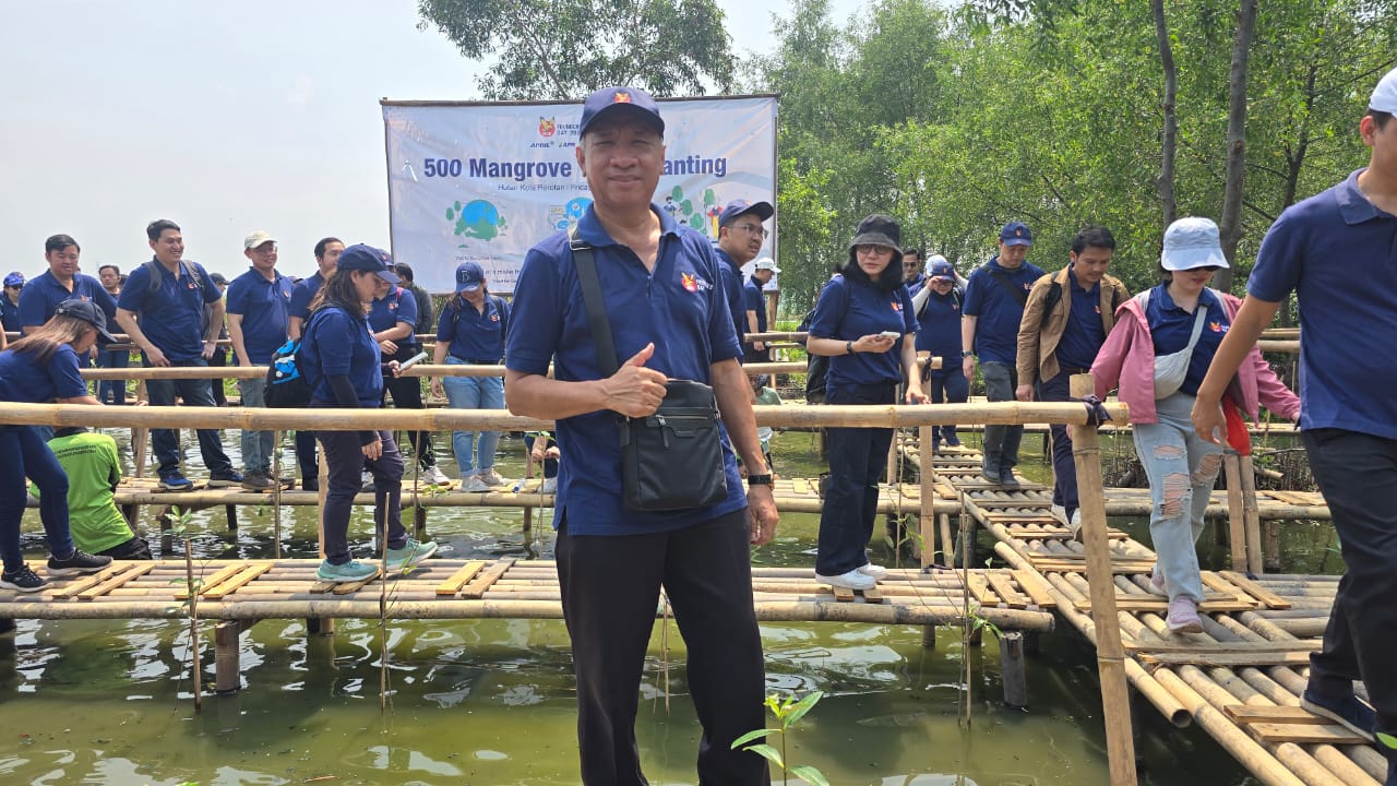 Rayakan RGE FOUNDER'S DAY 2025: Apical Tanam 500 Bibit Mangrove Dihutan ...